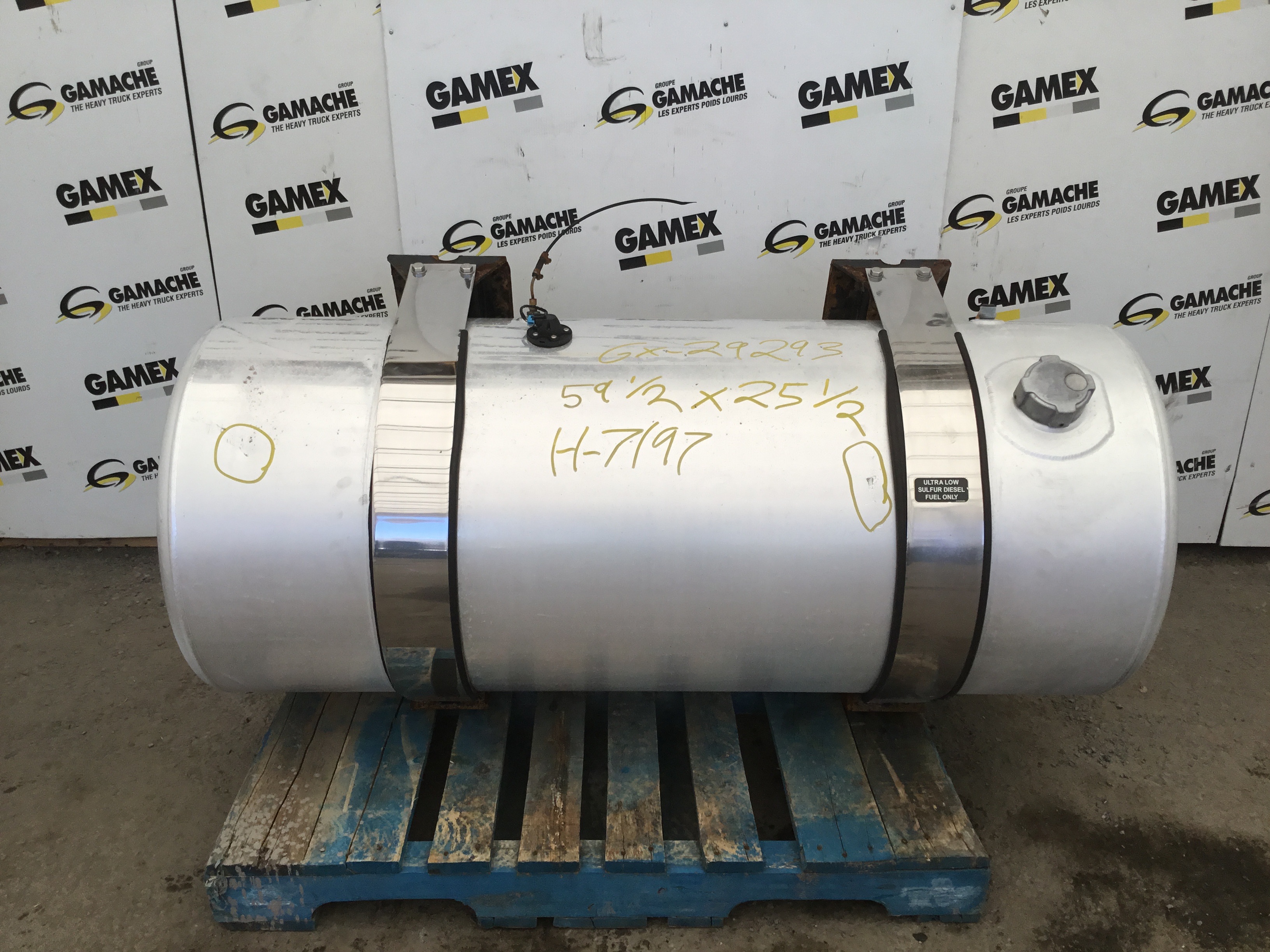 Used 2020 WESTERN STAR 4900FA Fuel Tank for sale | St. Paul-de-L'lle ...